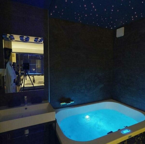Week-end en amoureux avec jacuzzi privatif proche Paris